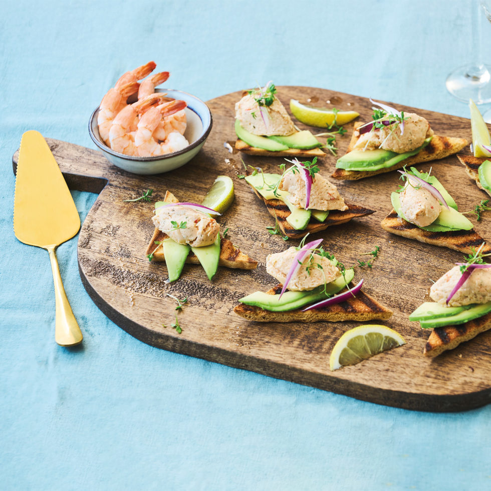 Skaldyrspaté med avocado på sprødt sandwichbrød - Tenax